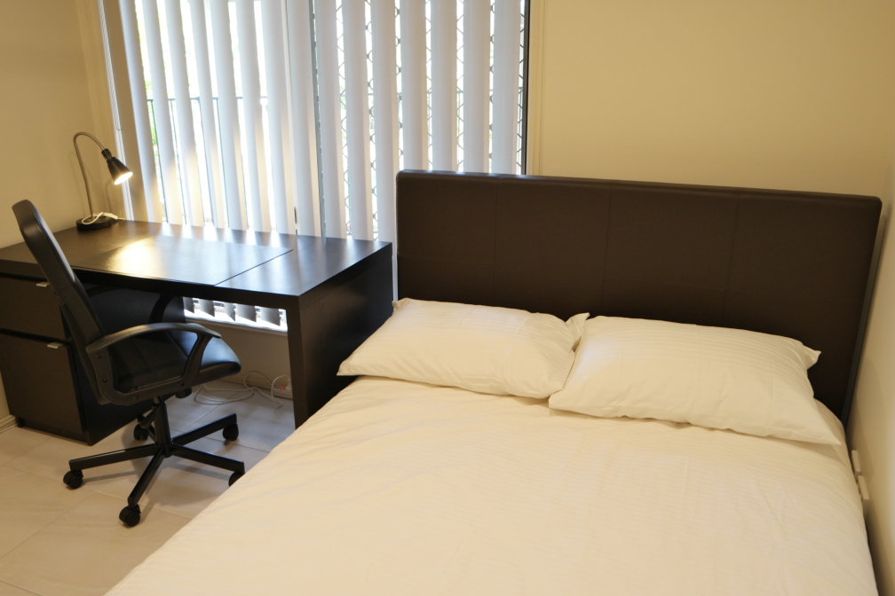 Gold Coast accommodation houses & rooms, guests & students